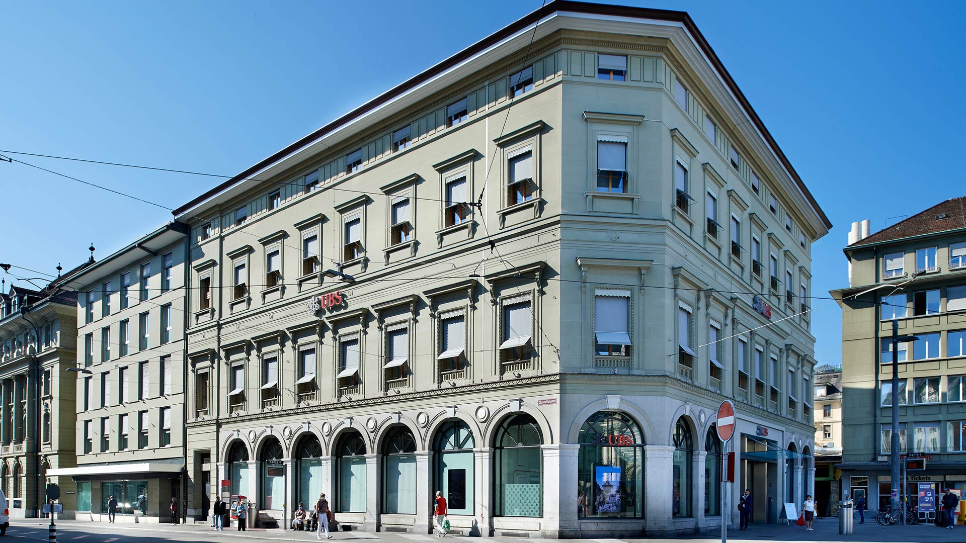 UBS Bern – Effiziente Sonnenschutzlösungen von Kästli Storen - Kästli ...