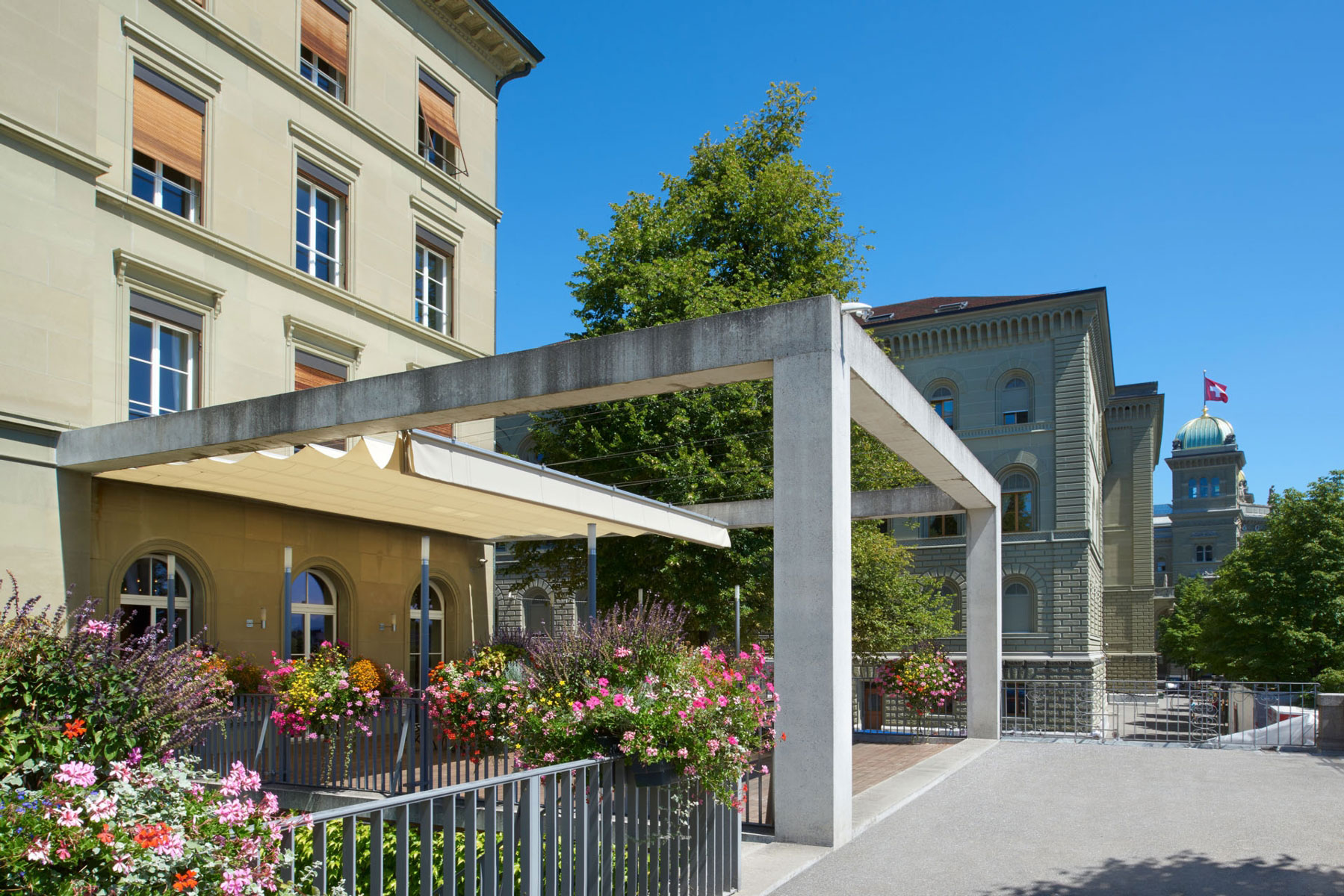 Bernerhof Bern – Stilvolle Sonnenschutzlösungen von Kästli Storen ...
