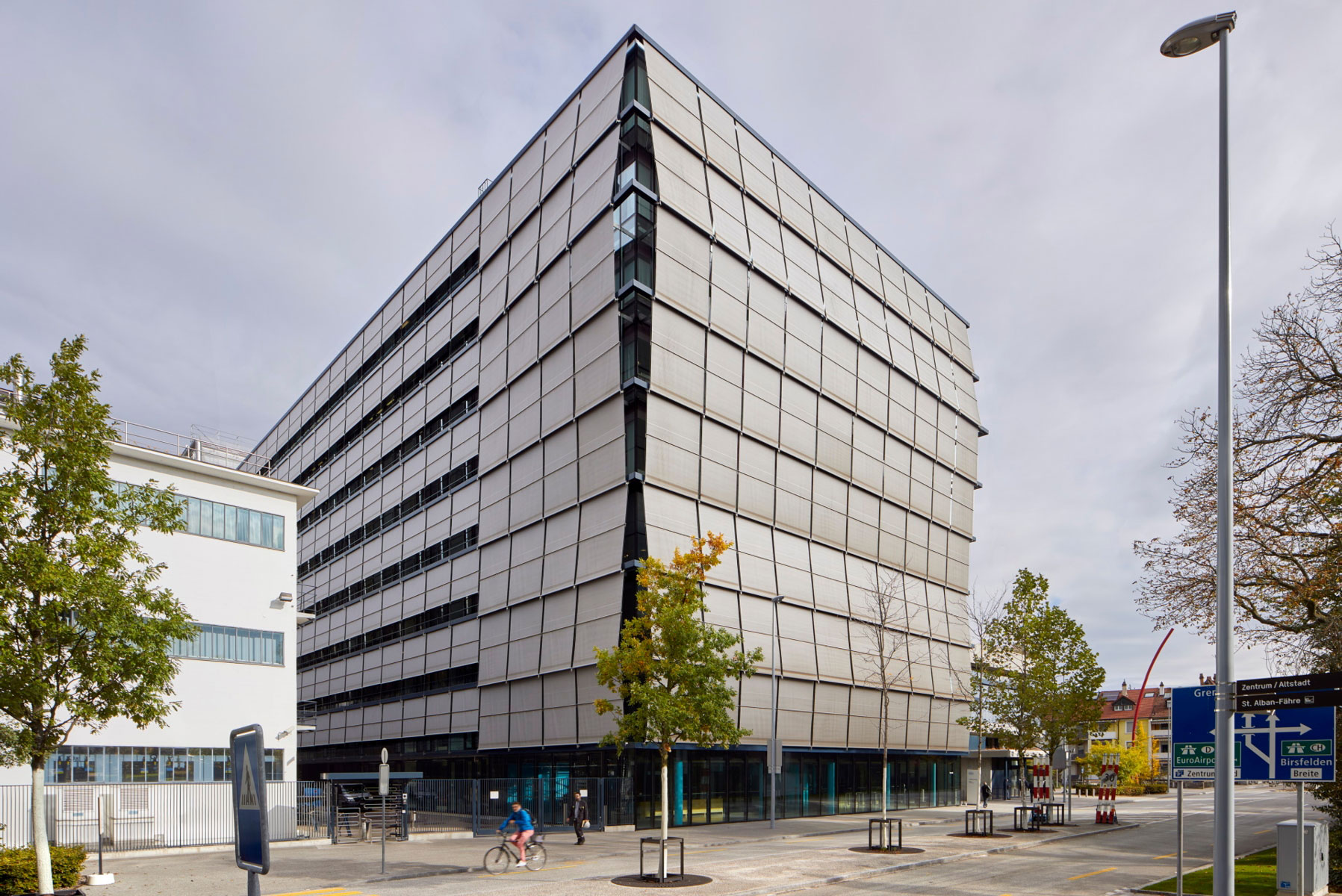 Roche Labor B92 Basel – Effiziente Sonnenschutzlösungen von Kästli ...