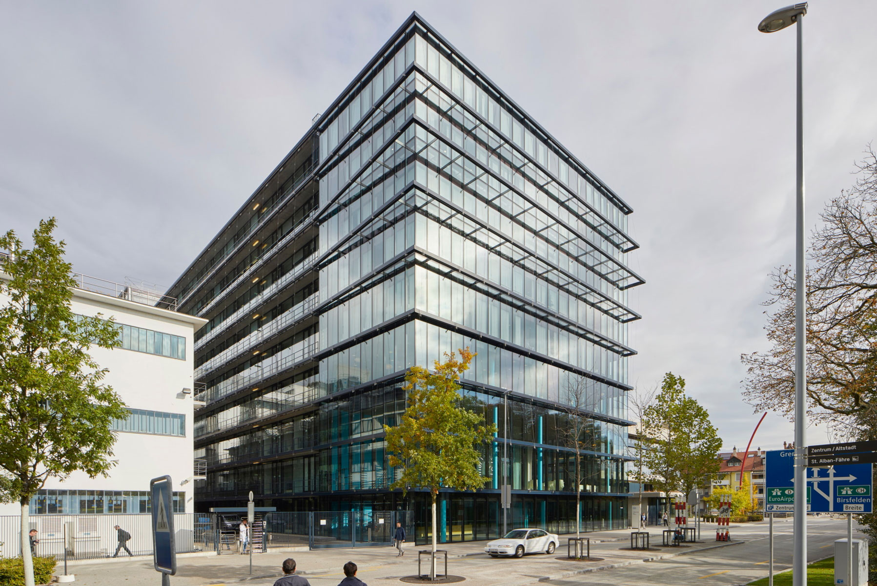Roche Labor B92 Basel – Effiziente Sonnenschutzlösungen von Kästli ...